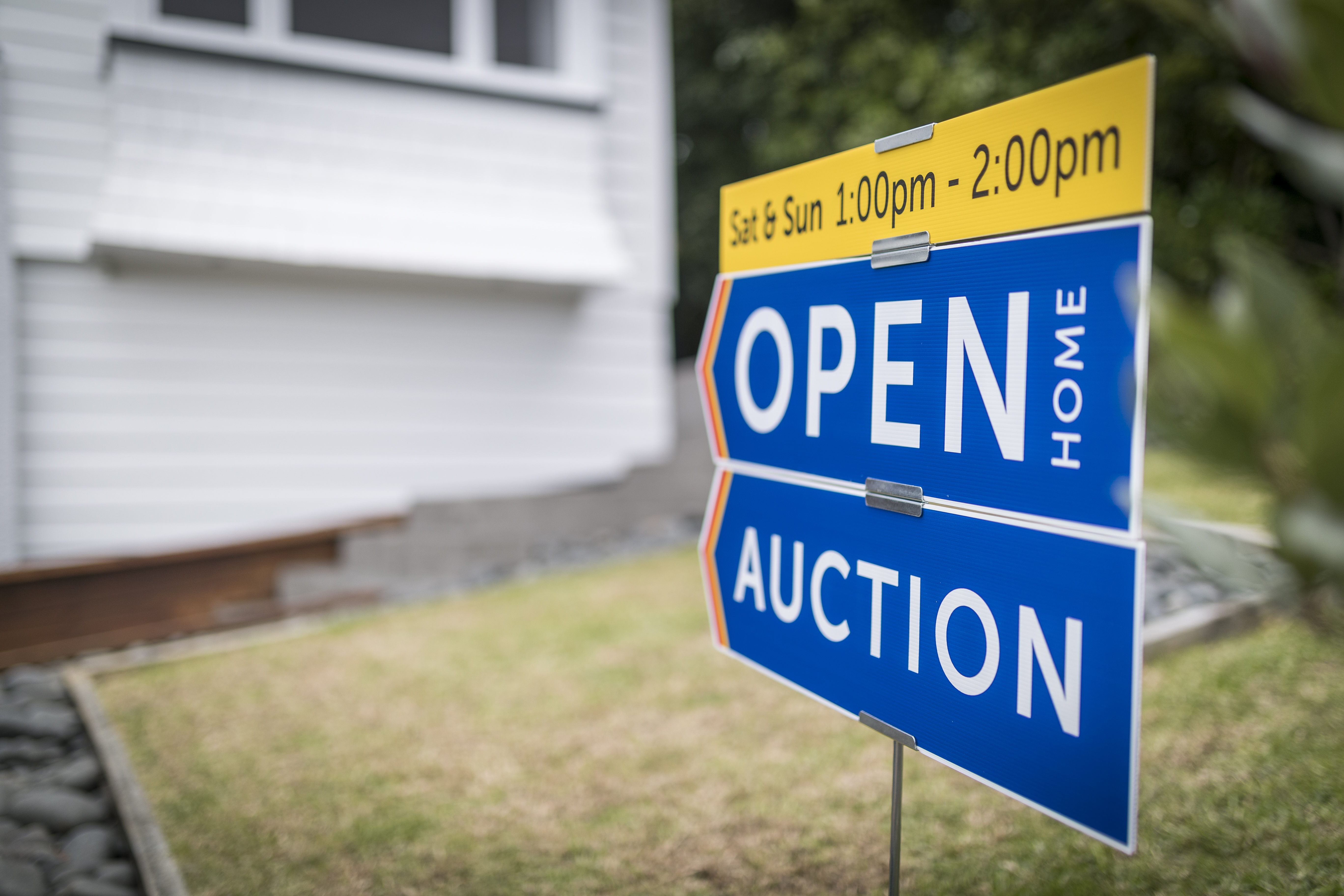 Sales on almost a third at Barfoot & Thompson's auctions | interest.co.nz